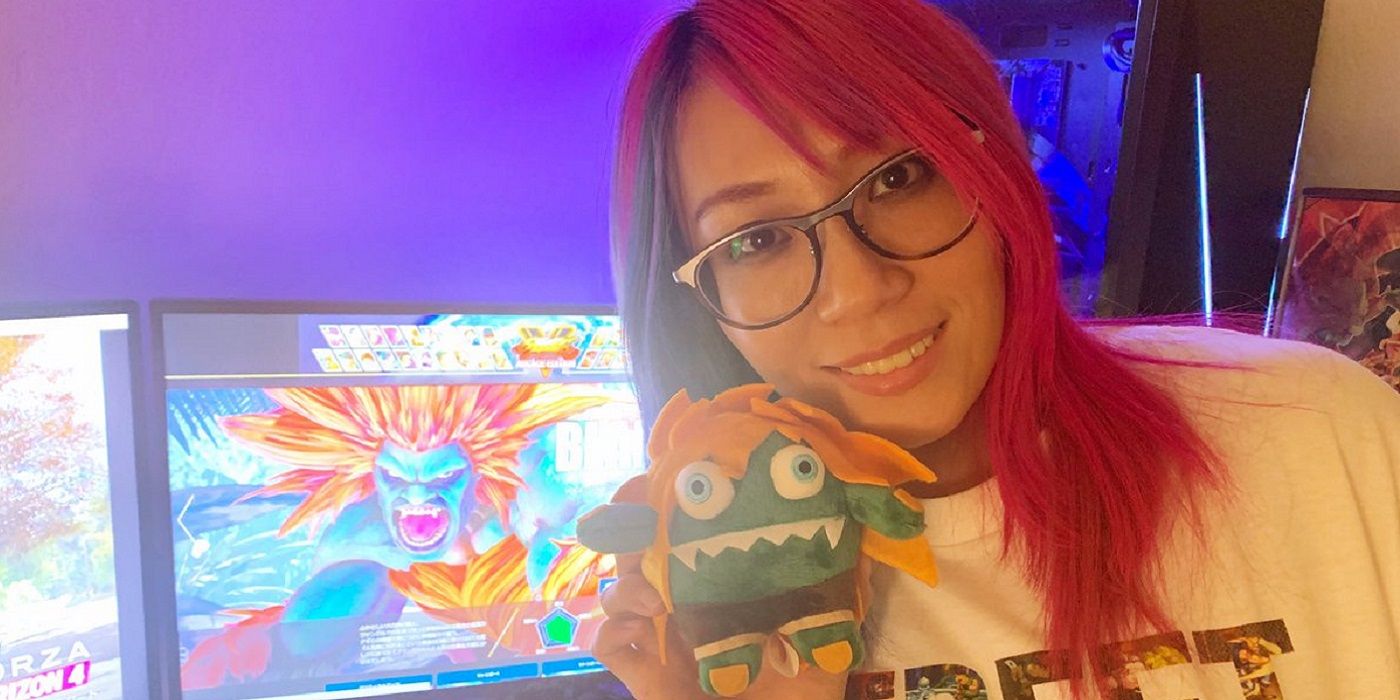 WWE Wrestler Asuka Reveals Her New PC Gaming Setup | Game Rant